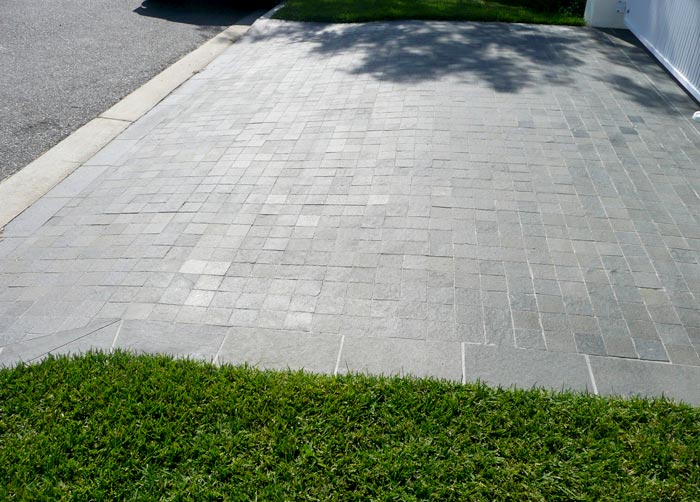 Driveway paved with Flamed Basalt Cobblestones