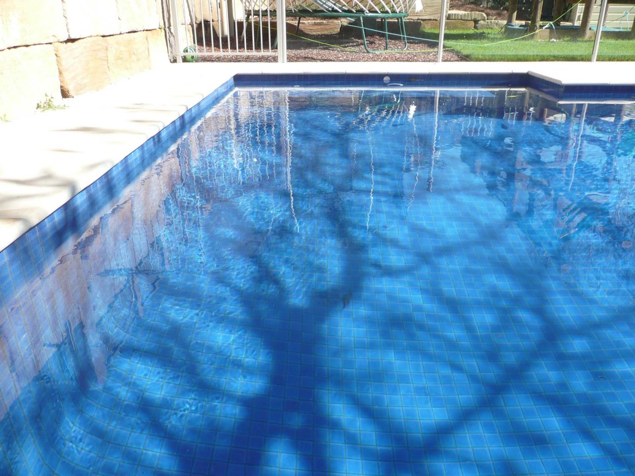 Pacific Blue 58mm Ceramic Mosaic Pool Tiles CM148