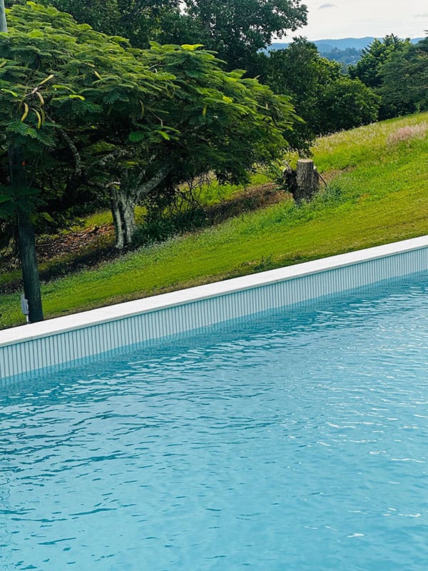 Frost White Kit Kat 22mm Ceramic Mosaic Pool Tiles CMC650