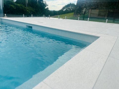 Frost White Kit Kat 22mm Ceramic Mosaic Pool Tiles CMC650