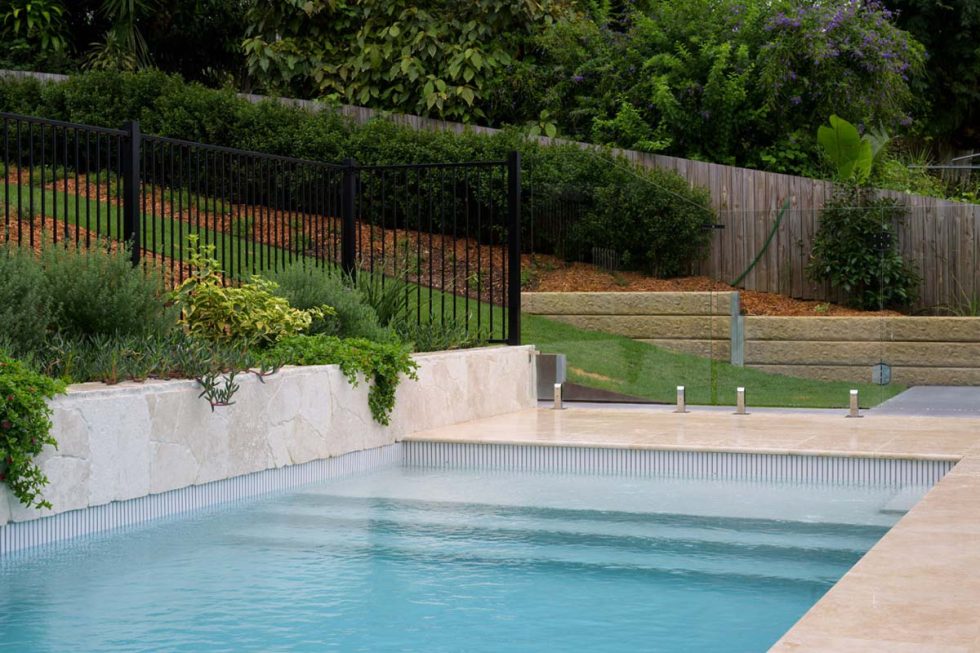 Frost White Kit Kat 22mm Ceramic Mosaic Pool Tiles CMC650