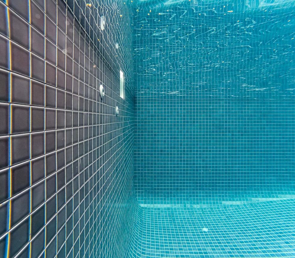 Beautiful Dark Grey Mosaic 48mm Ceramic Pool Tiles CMC305