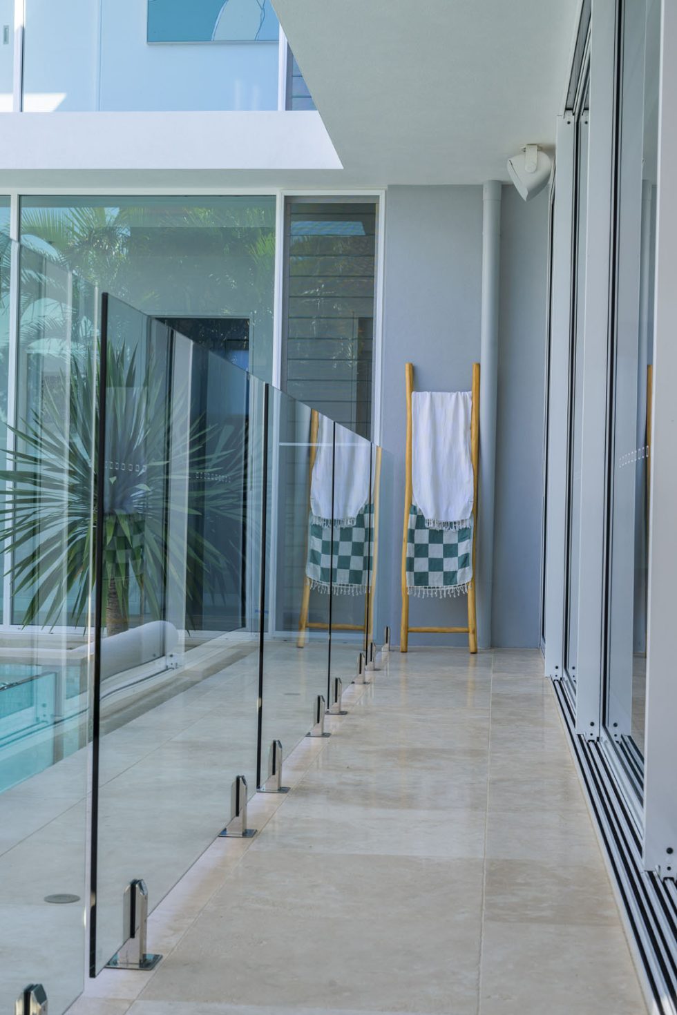 Seashell Pool Tiles Glass Mosaic Tiles GC240