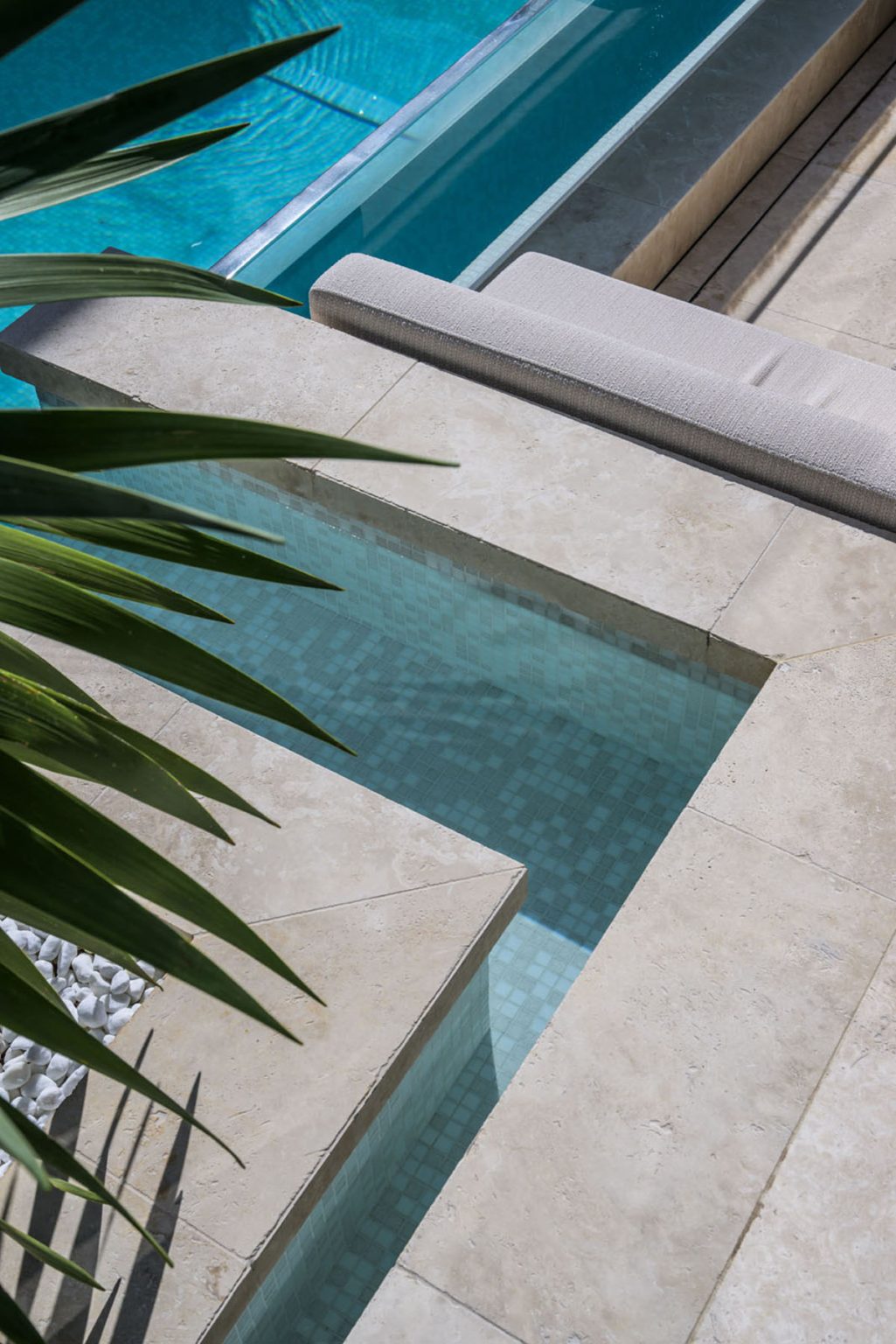 Seashell Pool Tiles Glass Mosaic Tiles GC240