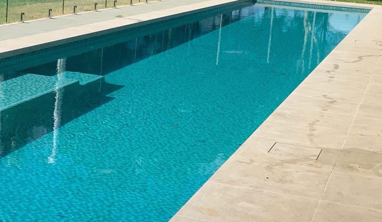 Aqua Blend Crystal Glass Mosaic Pool Tiles GCR041