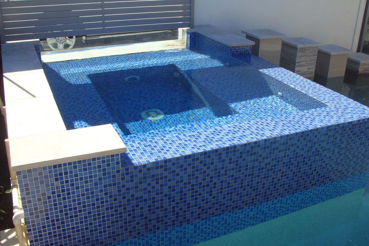 Mid Blue Blend Crystal Pool Tiles Glass Mosaic Tiles GCR080