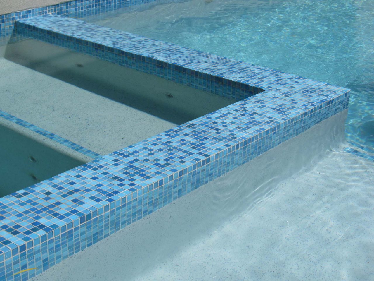 Sky Crystal Pearl Blend Pool Tiles Glass Mosaic Tiles GCR315