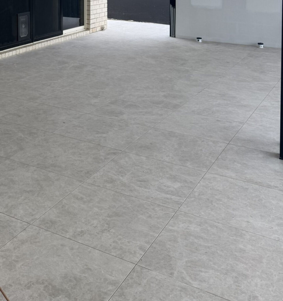 Limestone Look Porcelain Tiles: Silver Shadow Limestonio®